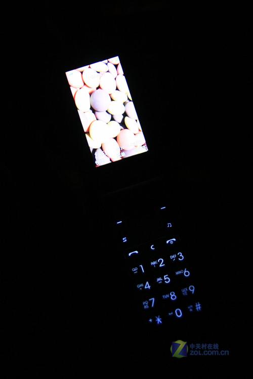 主打SNS功能 OPPO翻盖手机U525图赏(2)_手机_科技时代_新浪网