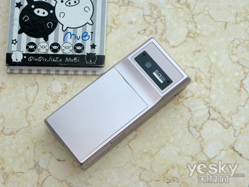 钻石切割 500万像素翻盖夏普SH9120C售2200_手机_科技时代_新浪网