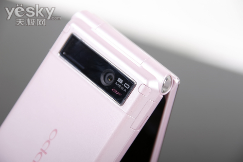 超值LOMO风拍照机 OPPO U529翻盖手机热卖_手机_科技时代_新浪网