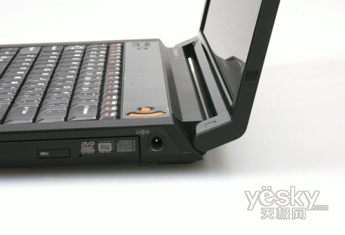 就这么拽就这么酷 联想IdeaPad Y430图秀_笔记本_科技时代_新浪网