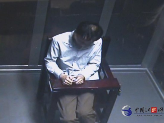 徐州一 猥琐男”偷拍女厕成瘾 曾8分钟8次潜入女厕新浪新闻
