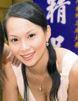 台湾女F4成员Stacy否认“下海”视讯清凉秀(图)_新闻中心_新浪网