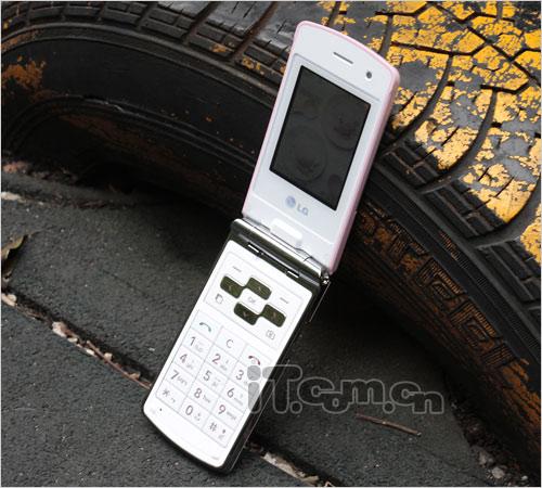 夏天的味道 LG冰淇淋手机KF350秀色赏(3)_手机_科技时代_新浪网