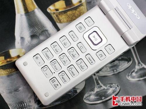 唯美纯色系 OPPO翻盖新机A520体验评测(2)_手机_科技时代_新浪网