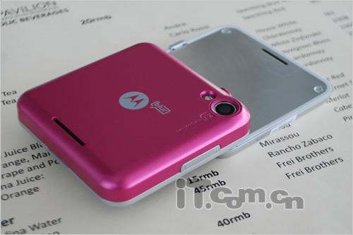 侧空翻亮相 摩托罗拉ME511精彩图赏_手机_科技时代_新浪网