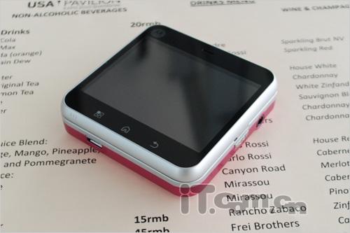 侧空翻亮相 摩托罗拉ME511精彩图赏_手机_科技时代_新浪网