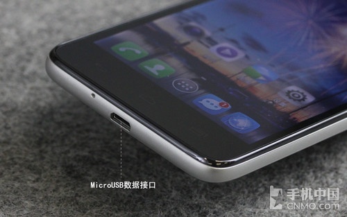 4.7英寸超大屏纤薄双核 TCL S820评测_手机_科技时代_新浪网