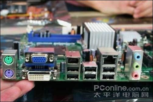 血拼780G INTEL原厂DG43NB低价杀到_硬件_科技时代_新浪网