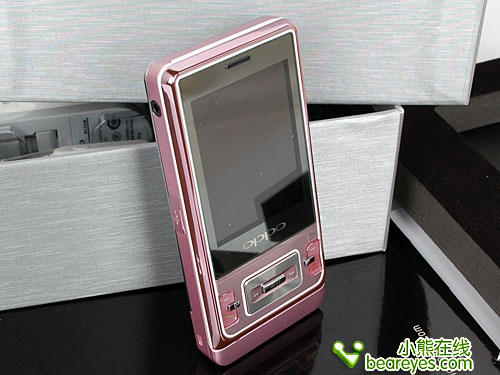 OPPO粉嫩滑盖教派A201初评：外观篇_笔记本_科技时代_新浪网