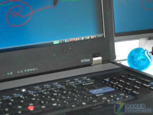 IDF 2010：ThinkPad W701ds双屏本展示_笔记本_科技时代_新浪网