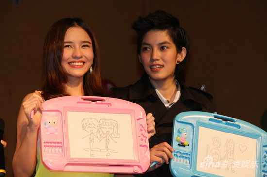 泰国明星“Tina&Aom见面会”上海举行_影音娱乐_新浪网