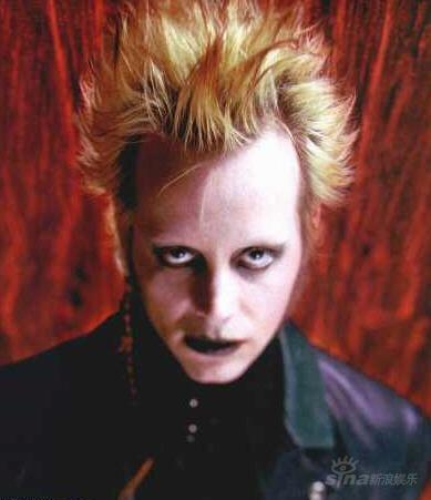 Marilyn Manson反目成仇 反诉前御用键盘手_影音娱乐_新浪网
