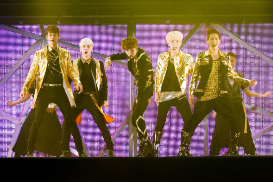 SHINee日本巡演引10万观众 成功打响头炮|SHINee|巡演|日本_新浪娱乐_新浪网