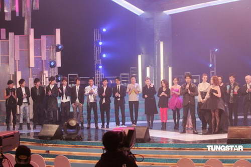 图文：TVB8金曲榜颁奖礼众星齐聚一堂_影音娱乐_新浪网