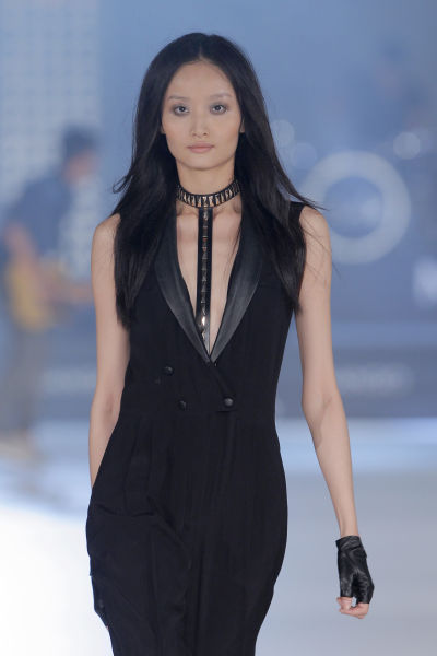 MANGO“ROCK IT UP”系列重磅推出|MANGO|黑色|摇滚_新浪时尚_新浪网